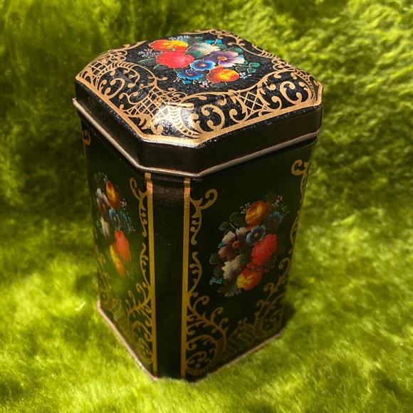 Accents | Vintage Tin | Poshmark